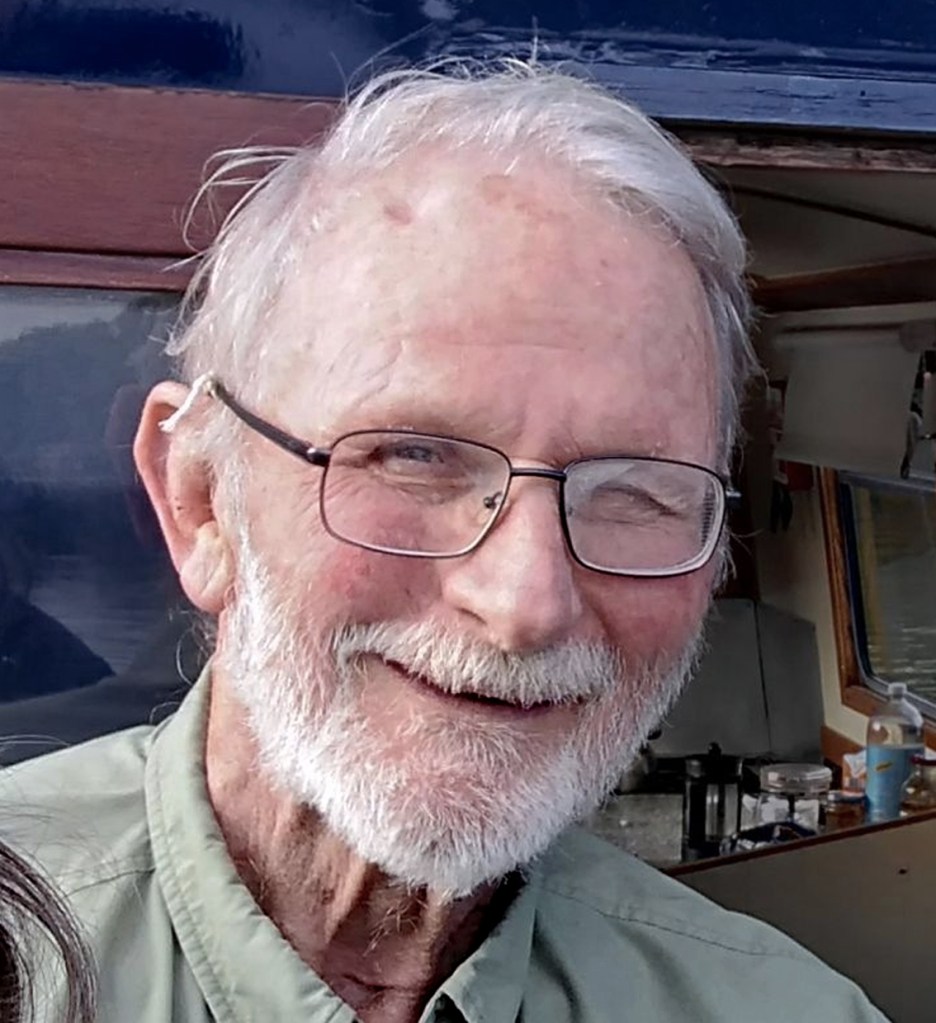 Launch of kayak in memory of Simon Stubbings | Osney Island